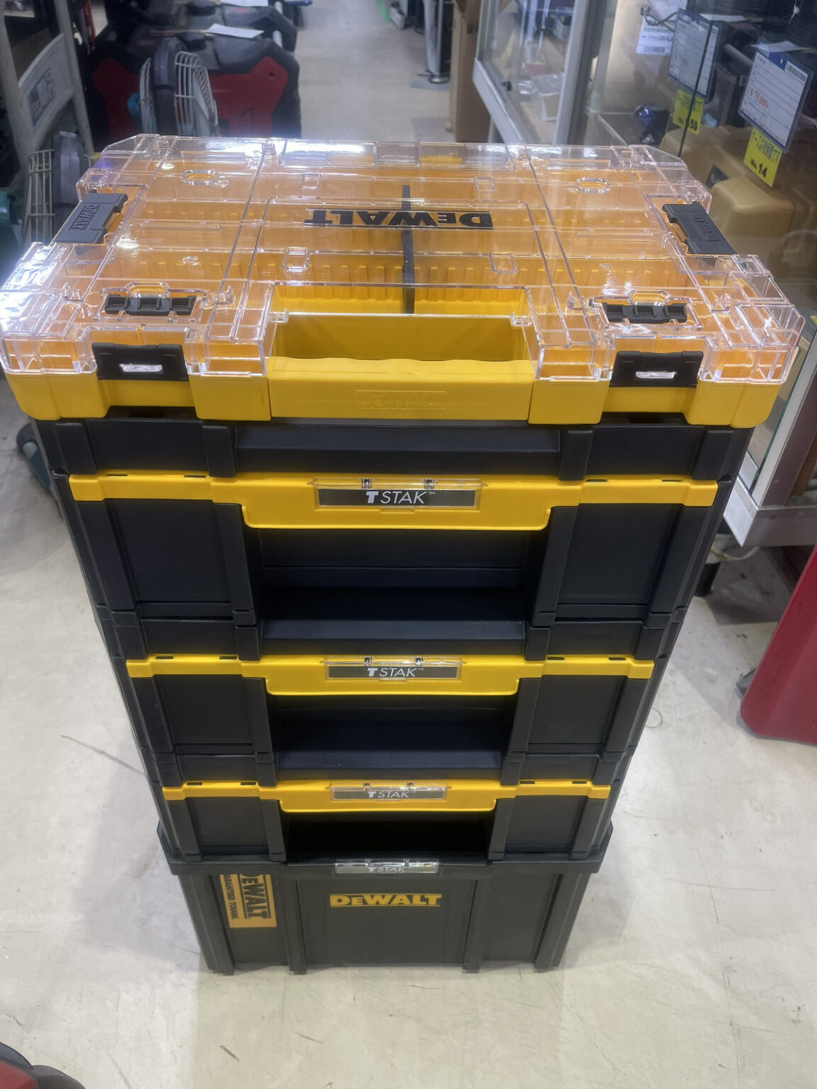 DeWALT デウォルト 工具箱 仕切りトレイ付を買い取りました。 | アクトツール 工具買取専門店
